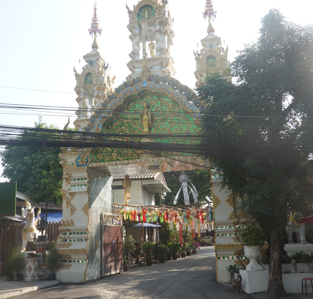 Three Old City Temples – 3 Wat Lam Chang – James the Intrepid Pilgrim